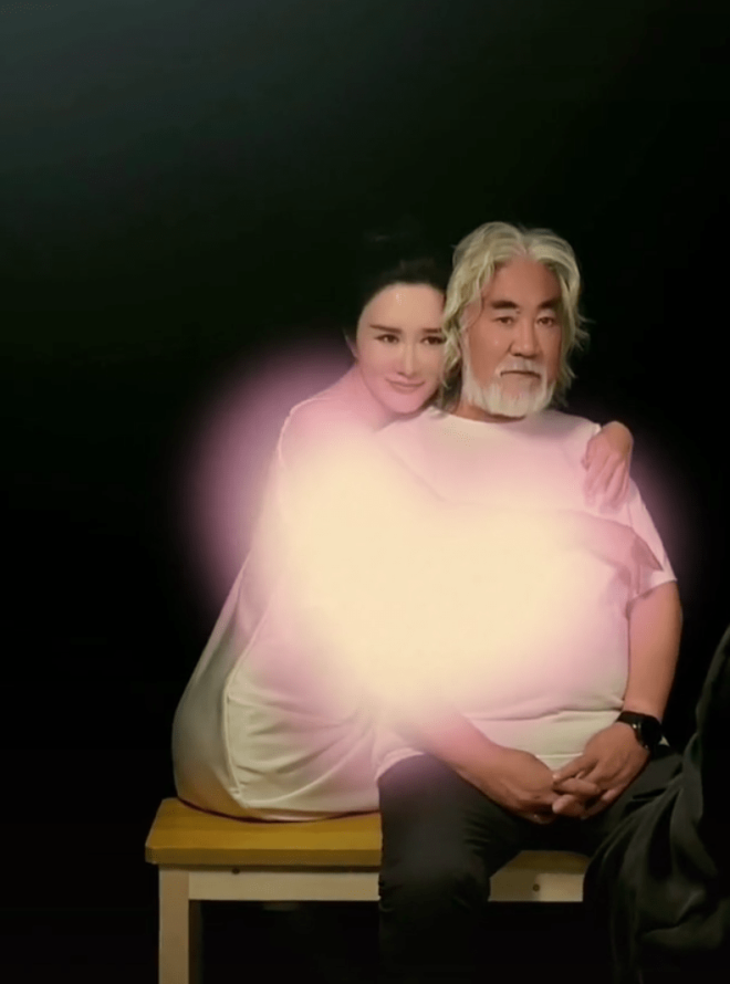 71岁张纪中与妻子拍大胆写真，杜星霖需遮码 - 人在温哥华网 VanPeople.com