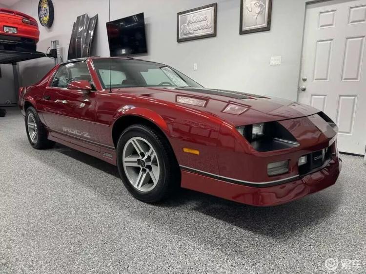 车库尘封37年！104英里雪佛兰科迈罗IROC-Z - 人在温哥华网 VanPeople.com