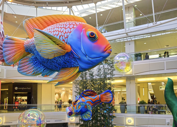 Metrotown新春装饰丑哭大批华人每层楼都丑出“惊喜” - 人在温哥华网 VanPeople.com