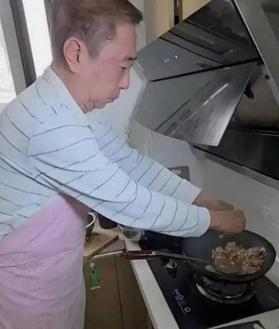 68岁冯巩近况曝光，给高调炫富的闫学晶上了一课 - 人在温哥华网 VanPeople.com
